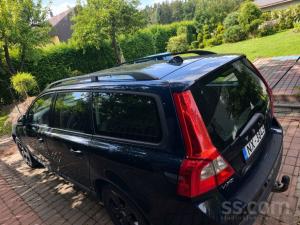 Blue Volvo V70 2010 in Jelgava, with an engine capacity of 2.00 L and mileage of 261 thousand km for 4390 €, photo 4 on AUTOMOTO.COM.LV