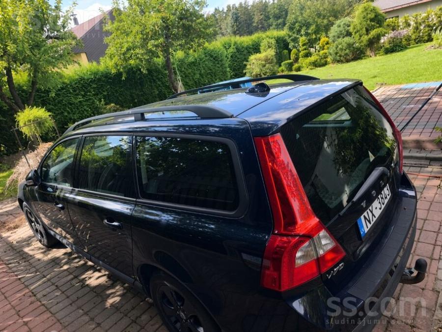 Blue Volvo V70 2010 in Jelgava, with an engine capacity of 2.00 L and mileage of 261 thousand km for 4390 €, photo 4 on AUTOMOTO.COM.LV