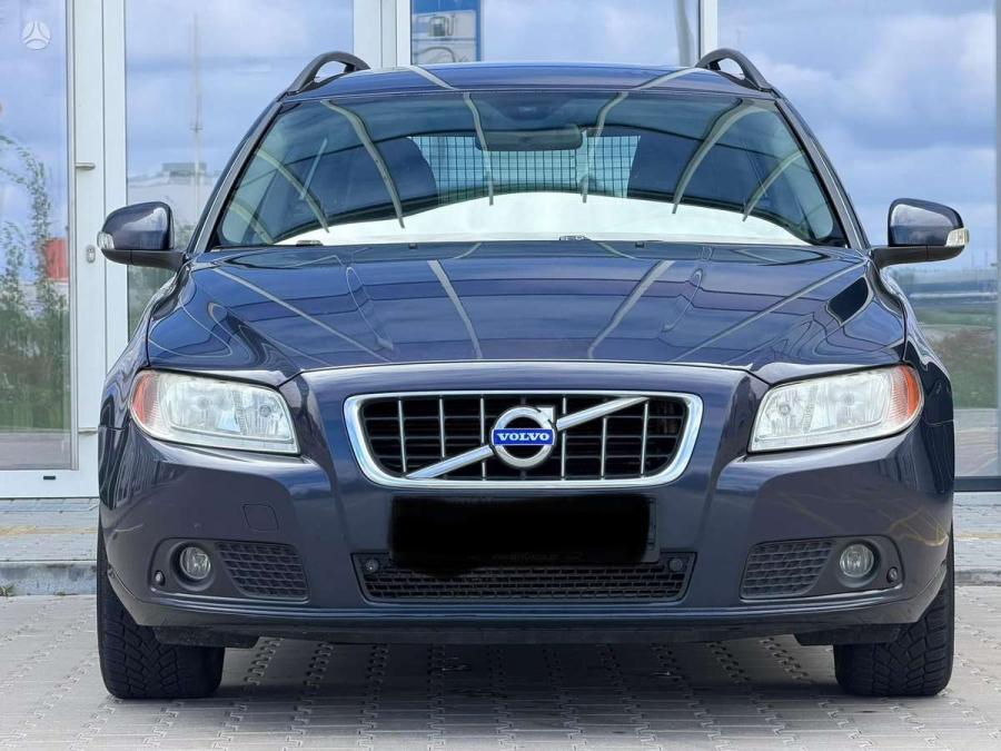Zils Volvo V70 2010 Viļņa, ar dzinēja tilpumu 2.40 L un nobraukumu 471 tūkst. km par 4250 €, foto 5 vietnē AUTOMOTO.COM.LV