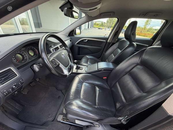 Blue Volvo V70 2010 in Vilnius, with an engine capacity of 2.40 L and mileage of 471 thousand km for 4250 €, photo 6 on AUTOMOTO.COM.LV