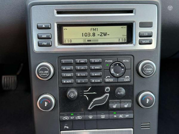 Blue Volvo V70 2010 in Vilnius, with an engine capacity of 2.40 L and mileage of 471 thousand km for 4250 €, photo 9 on AUTOMOTO.COM.LV