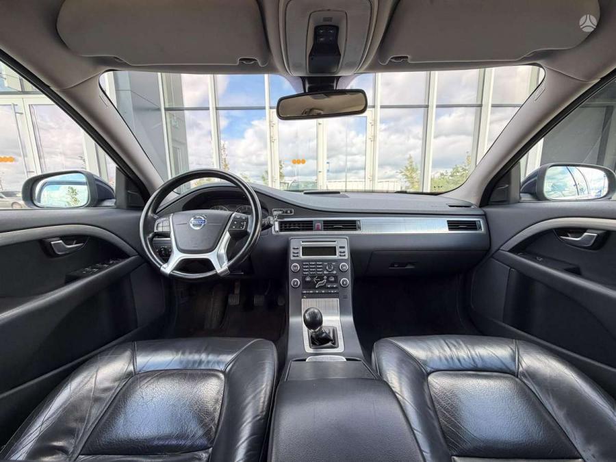 Zils Volvo V70 2010 Viļņa, ar dzinēja tilpumu 2.40 L un nobraukumu 471 tūkst. km par 4250 €, foto 12 vietnē AUTOMOTO.COM.LV
