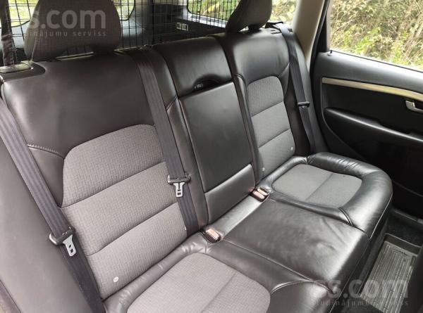 Zils Volvo V70 2010 Valmiera, ar dzinēja tilpumu 1.60 L un nobraukumu 256 tūkst. km par 4222 €, foto 8 vietnē AUTOMOTO.COM.LV