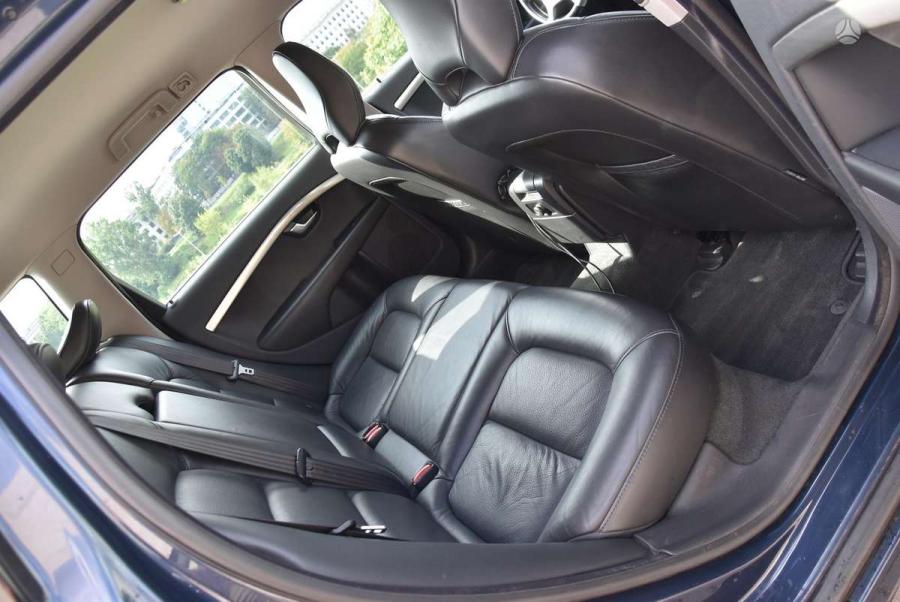 Zils Volvo V70 2010 Viļņa, ar dzinēja tilpumu 2.40 L un nobraukumu 296 tūkst. km par 3999 €, foto 12 vietnē AUTOMOTO.COM.LV
