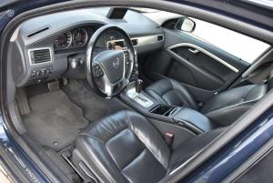 Zils Volvo V70 2010 Viļņa, ar dzinēja tilpumu 2.40 L un nobraukumu 296 tūkst. km par 3999 €, foto 15 vietnē AUTOMOTO.COM.LV