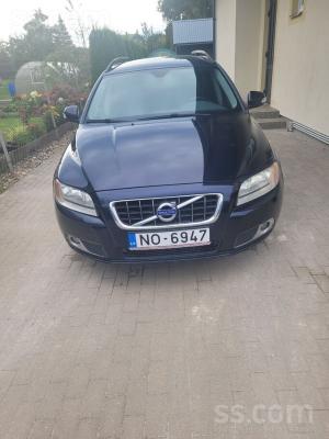 Blue Volvo V70 2010 in Jelgava, with an engine capacity of 2.40 L and mileage of 366 thousand km for 3700 €, photo 3 on AUTOMOTO.COM.LV