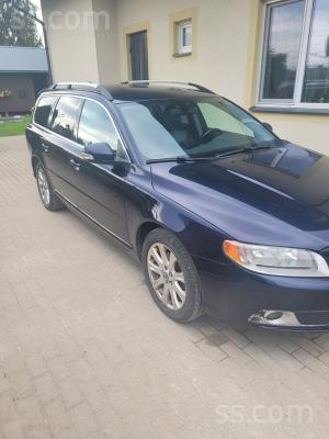 Blue Volvo V70 2010 in Jelgava, with an engine capacity of 2.40 L and mileage of 366 thousand km for 3700 €, photo 4 on AUTOMOTO.COM.LV