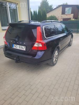 Blue Volvo V70 2010 in Jelgava, with an engine capacity of 2.40 L and mileage of 366 thousand km for 3700 €, photo 5 on AUTOMOTO.COM.LV