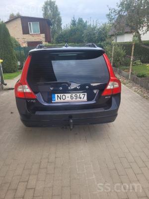 Blue Volvo V70 2010 in Jelgava, with an engine capacity of 2.40 L and mileage of 366 thousand km for 3700 €, photo 6 on AUTOMOTO.COM.LV
