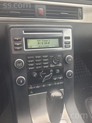 Blue Volvo V70 2010 in Jelgava, with an engine capacity of 2.40 L and mileage of 366 thousand km for 3700 €, photo 12 on AUTOMOTO.COM.LV