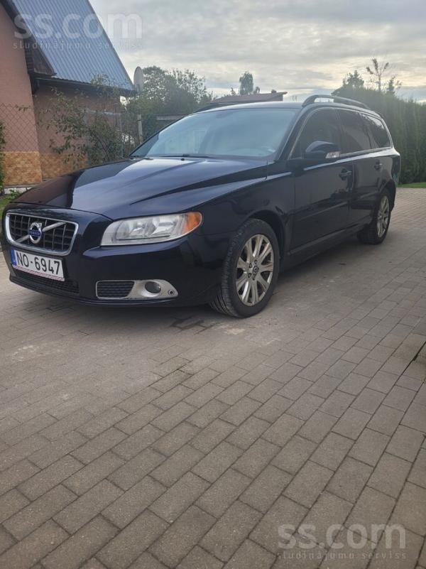 Volvo V70 2010 in Jelgava on AUTOMOTO.COM.LV Blue Volvo V70 2010 in Jelgava, with an engine capacity of 2.40 L and mileage of 366 thousand km for 3700 β¬, photo 1 on AUTOMOTO.COM.LV