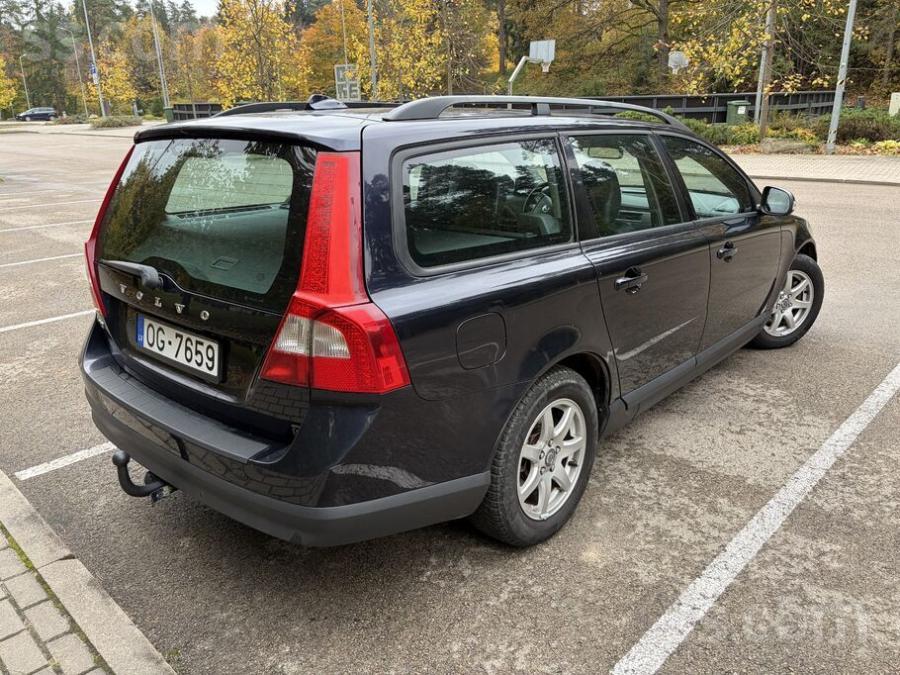 Blue Volvo V70 2010 in Ogre, with an engine capacity of 2.00 L and mileage of 0 thousand km for 3500 €, photo 4 on AUTOMOTO.COM.LV