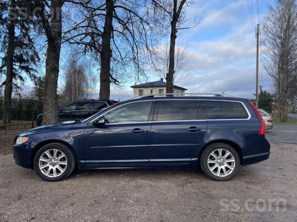 Blue Volvo V70 2011 in Riga, with an engine capacity of 2.00 L and mileage of 349 thousand km for 6990 €, photo 2 on AUTOMOTO.COM.LV