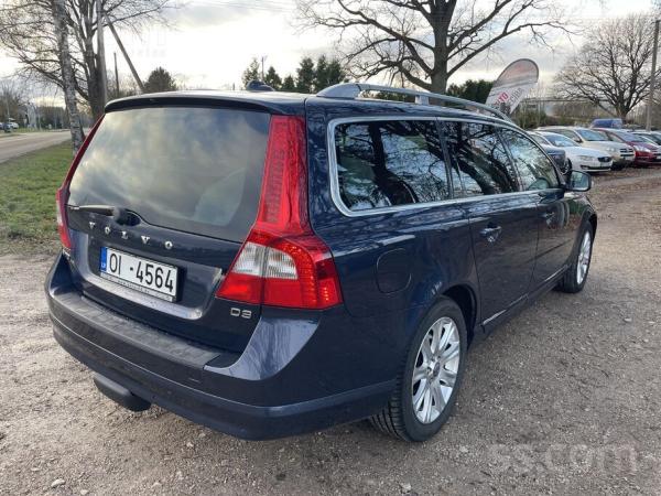Blue Volvo V70 2011 in Riga, with an engine capacity of 2.00 L and mileage of 349 thousand km for 6990 €, photo 5 on AUTOMOTO.COM.LV