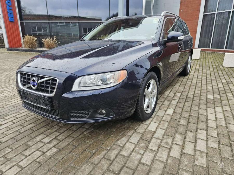 Blue Volvo V70 2011 in Marijampole, with an engine capacity of 2.40 L and mileage of 292 thousand km for 5650 €, photo 1 on AUTOMOTO.COM.LV