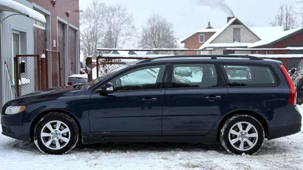 Zils Volvo V70 2011 Ukmergė, ar dzinēja tilpumu 2.00 L un nobraukumu 275 tūkst. km par 3300 €, foto 6 vietnē AUTOMOTO.COM.LV