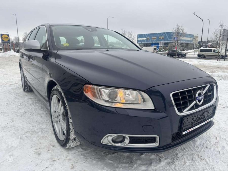 Blue Volvo V70 2011 in Kaunas, with an engine capacity of 1.98 L and mileage of 268 thousand km for 5850 €, photo 1 on AUTOMOTO.COM.LV