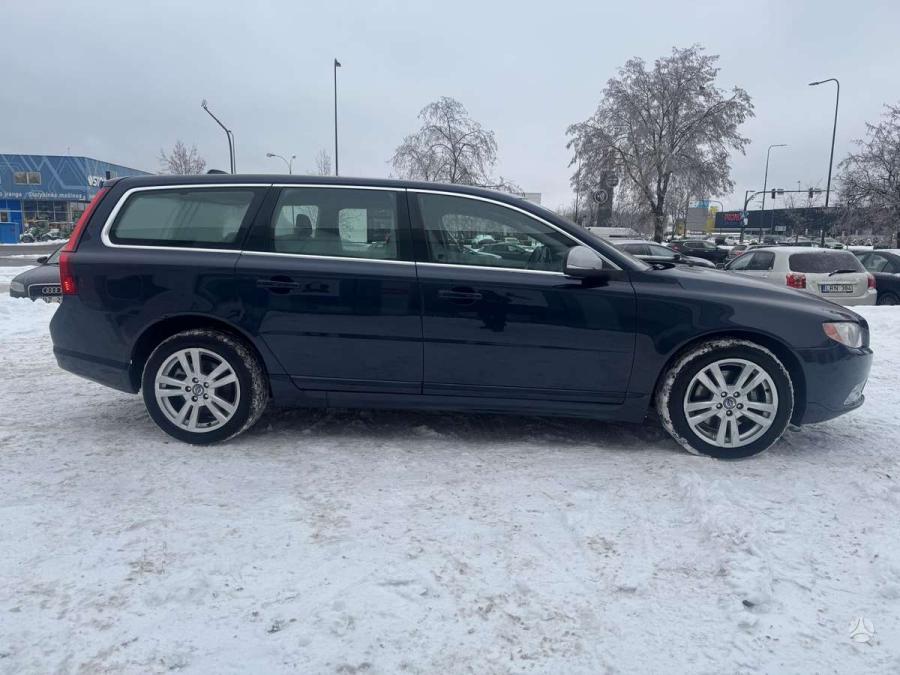 Blue Volvo V70 2011 in Kaunas, with an engine capacity of 1.98 L and mileage of 268 thousand km for 5850 €, photo 7 on AUTOMOTO.COM.LV