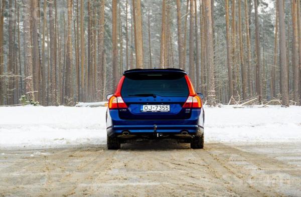 Zils Volvo V70 2011 Rīga, ar dzinēja tilpumu 2.40 L un nobraukumu 322 tūkst. km par 6990 €, foto 7 vietnē AUTOMOTO.COM.LV