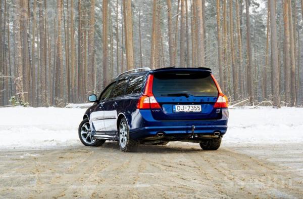 Zils Volvo V70 2011 Rīga, ar dzinēja tilpumu 2.40 L un nobraukumu 322 tūkst. km par 6990 €, foto 8 vietnē AUTOMOTO.COM.LV