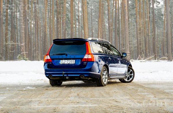 Zils Volvo V70 2011 Rīga, ar dzinēja tilpumu 2.40 L un nobraukumu 322 tūkst. km par 6190 €, foto 5 vietnē AUTOMOTO.COM.LV