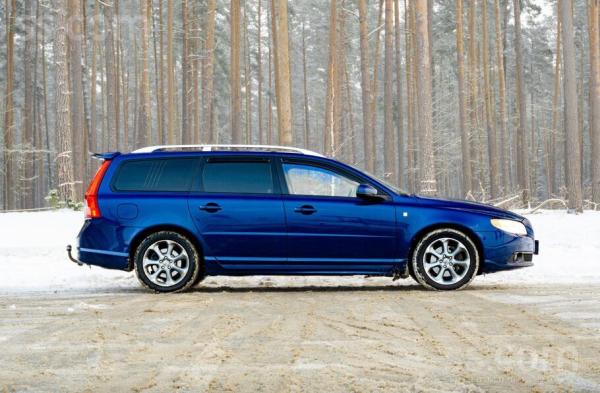 Zils Volvo V70 2011 Rīga, ar dzinēja tilpumu 2.40 L un nobraukumu 322 tūkst. km par 6190 €, foto 8 vietnē AUTOMOTO.COM.LV