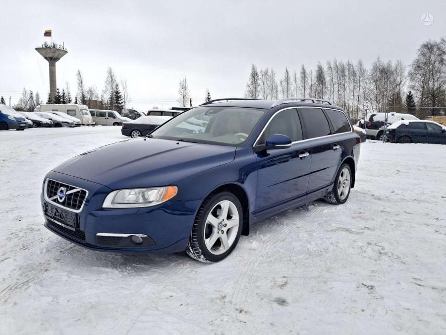 Zils Volvo V70 2011 Pakruojis, ar dzinēja tilpumu 2.00 L un nobraukumu 320 tūkst. km par 5650 €, foto 3 vietnē AUTOMOTO.COM.LV