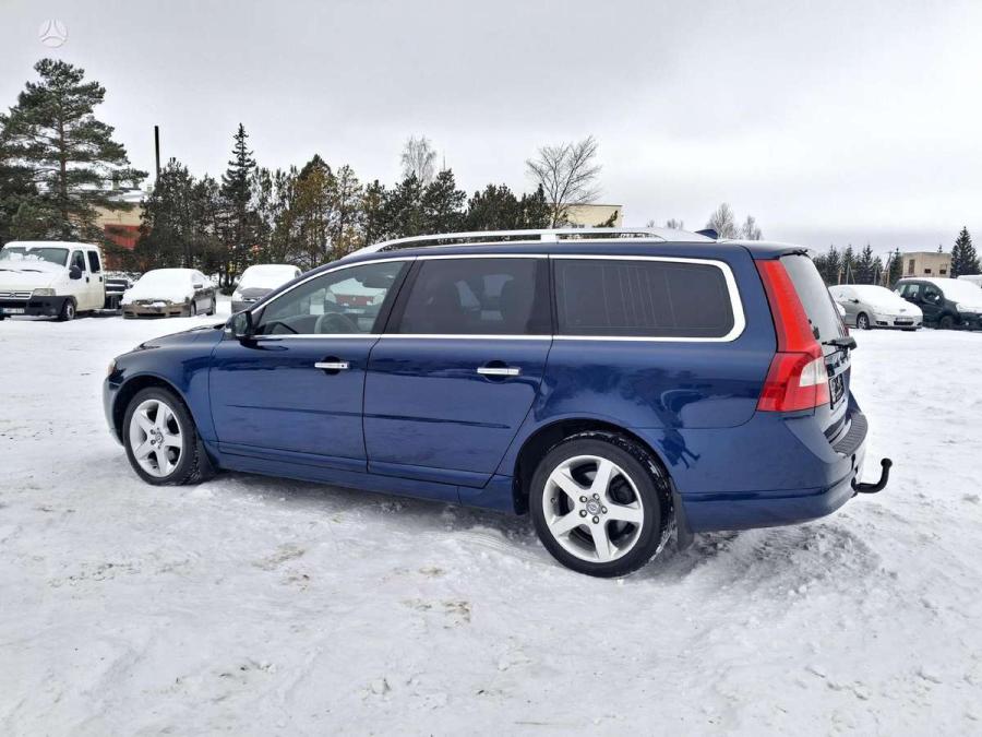 Zils Volvo V70 2011 Pakruojis, ar dzinēja tilpumu 2.00 L un nobraukumu 320 tūkst. km par 5650 €, foto 4 vietnē AUTOMOTO.COM.LV