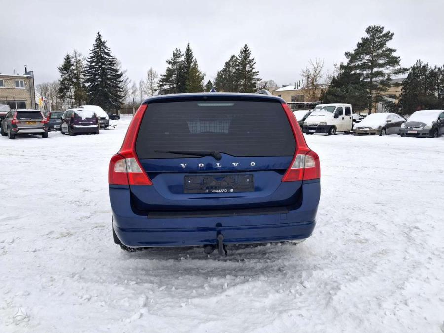 Zils Volvo V70 2011 Pakruojis, ar dzinēja tilpumu 2.00 L un nobraukumu 320 tūkst. km par 5650 €, foto 5 vietnē AUTOMOTO.COM.LV