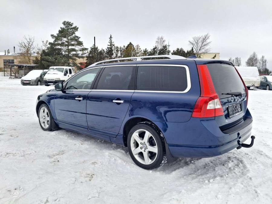 Zils Volvo V70 2011 Pakruojis, ar dzinēja tilpumu 2.00 L un nobraukumu 320 tūkst. km par 5650 €, foto 6 vietnē AUTOMOTO.COM.LV