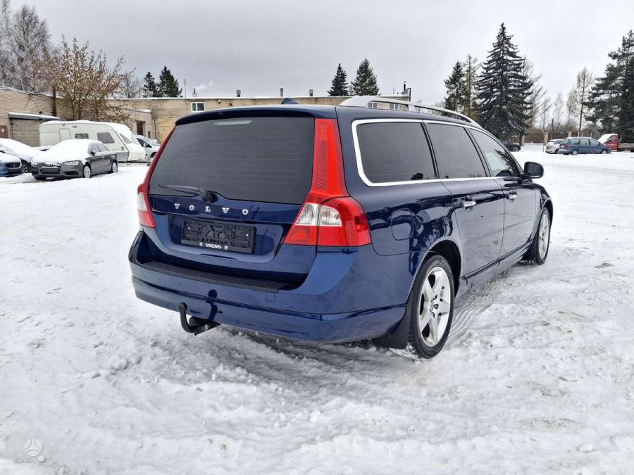 Zils Volvo V70 2011 Pakruojis, ar dzinēja tilpumu 2.00 L un nobraukumu 320 tūkst. km par 5650 €, foto 8 vietnē AUTOMOTO.COM.LV