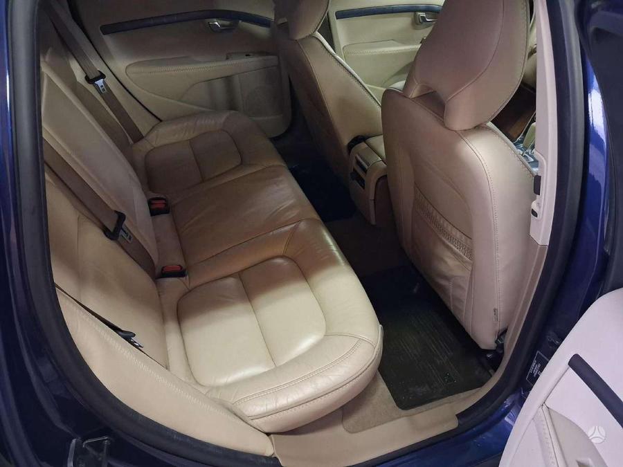 Zils Volvo V70 2011 Pakruojis, ar dzinēja tilpumu 2.00 L un nobraukumu 320 tūkst. km par 5650 €, foto 16 vietnē AUTOMOTO.COM.LV