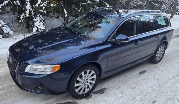 Blue Volvo V70 2011 in Kaunas, with an engine capacity of 1.98 L and mileage of 270 thousand km for 6900 €, photo 11 on AUTOMOTO.COM.LV
