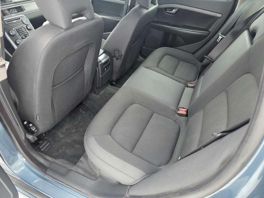 Zils Volvo V70 2011 Marijampole, ar dzinēja tilpumu 1.56 L un nobraukumu 381 tūkst. km par 3950 €, foto 9 vietnē AUTOMOTO.COM.LV
