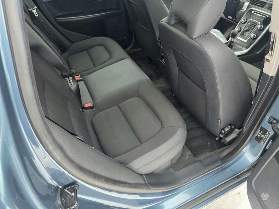 Zils Volvo V70 2011 Marijampole, ar dzinēja tilpumu 1.56 L un nobraukumu 381 tūkst. km par 3950 €, foto 10 vietnē AUTOMOTO.COM.LV