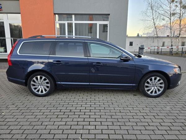 Blue Volvo V70 2011 in Kaunas, with an engine capacity of 2.00 L and mileage of 280 thousand km for 6200 €, photo 3 on AUTOMOTO.COM.LV