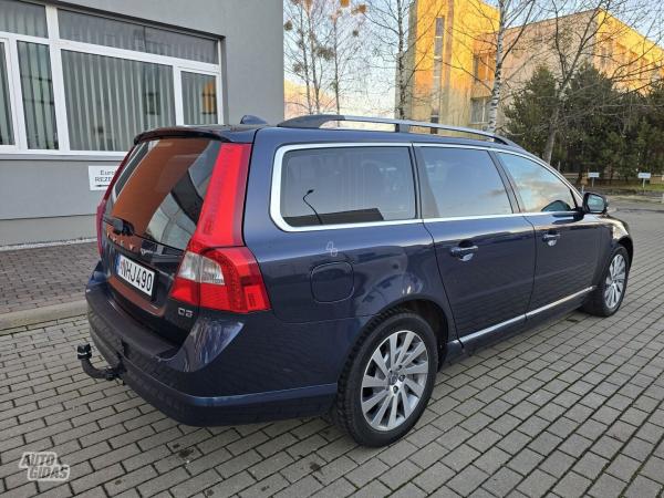 Blue Volvo V70 2011 in Kaunas, with an engine capacity of 2.00 L and mileage of 280 thousand km for 6200 €, photo 4 on AUTOMOTO.COM.LV