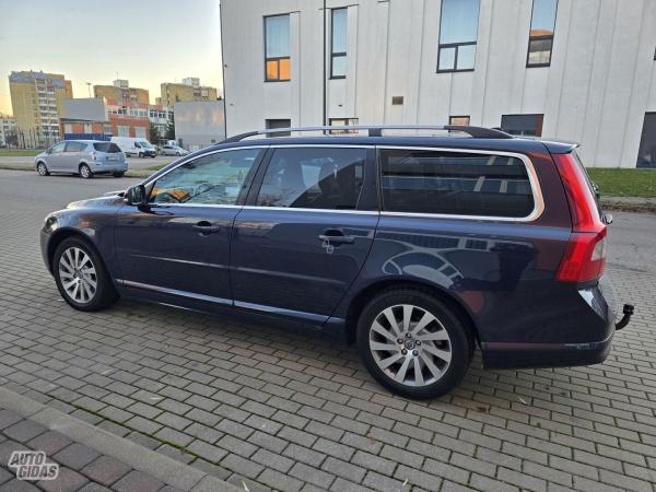 Blue Volvo V70 2011 in Kaunas, with an engine capacity of 2.00 L and mileage of 280 thousand km for 6200 €, photo 8 on AUTOMOTO.COM.LV