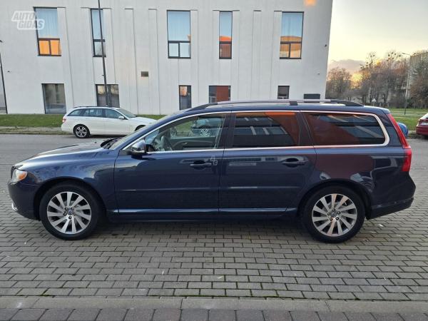 Blue Volvo V70 2011 in Kaunas, with an engine capacity of 2.00 L and mileage of 280 thousand km for 6200 €, photo 9 on AUTOMOTO.COM.LV