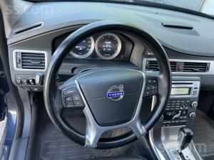 Zils Volvo V70 2011 Liepāja, ar dzinēja tilpumu 2.00 L un nobraukumu 266 tūkst. km par 6850 €, foto 9 vietnē AUTOMOTO.COM.LV