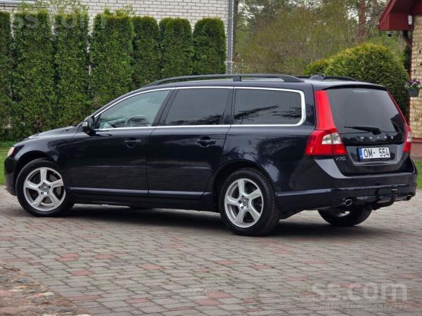 Blue Volvo V70 2011 in Riga, with an engine capacity of 2.40 L and mileage of 352 thousand km for 6350 €, photo 3 on AUTOMOTO.COM.LV