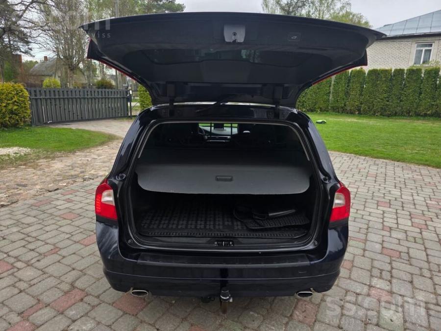 Blue Volvo V70 2011 in Riga, with an engine capacity of 2.40 L and mileage of 352 thousand km for 6350 €, photo 15 on AUTOMOTO.COM.LV