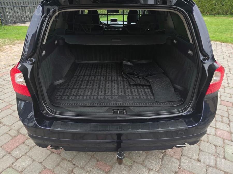 Blue Volvo V70 2011 in Riga, with an engine capacity of 2.40 L and mileage of 352 thousand km for 6350 €, photo 16 on AUTOMOTO.COM.LV