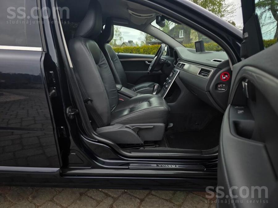 Blue Volvo V70 2011 in Riga, with an engine capacity of 2.40 L and mileage of 352 thousand km for 6350 €, photo 24 on AUTOMOTO.COM.LV