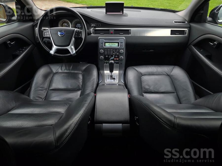 Blue Volvo V70 2011 in Riga, with an engine capacity of 2.40 L and mileage of 352 thousand km for 6350 €, photo 26 on AUTOMOTO.COM.LV