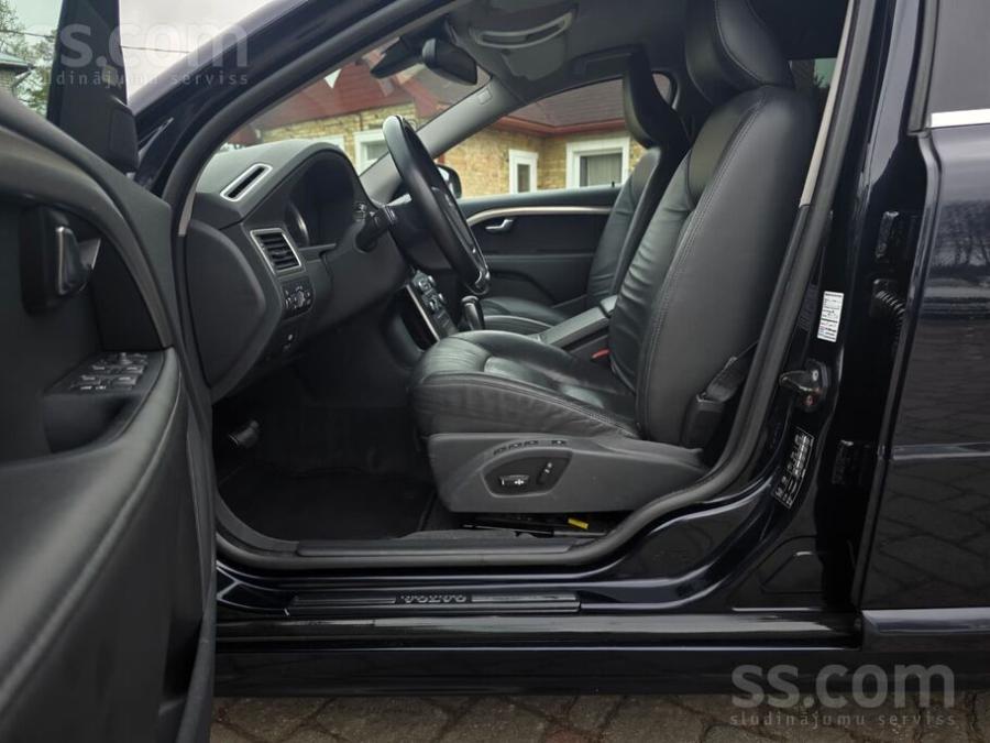Blue Volvo V70 2011 in Riga, with an engine capacity of 2.40 L and mileage of 352 thousand km for 6350 €, photo 27 on AUTOMOTO.COM.LV
