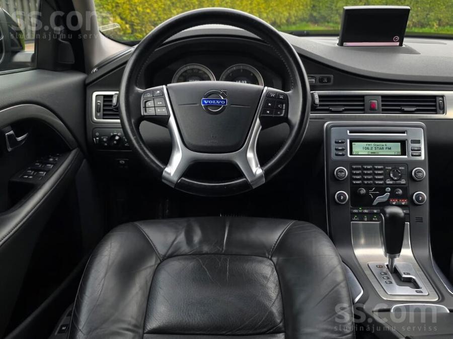 Blue Volvo V70 2011 in Riga, with an engine capacity of 2.40 L and mileage of 352 thousand km for 6350 €, photo 28 on AUTOMOTO.COM.LV