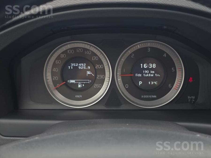 Blue Volvo V70 2011 in Riga, with an engine capacity of 2.40 L and mileage of 352 thousand km for 6350 €, photo 30 on AUTOMOTO.COM.LV