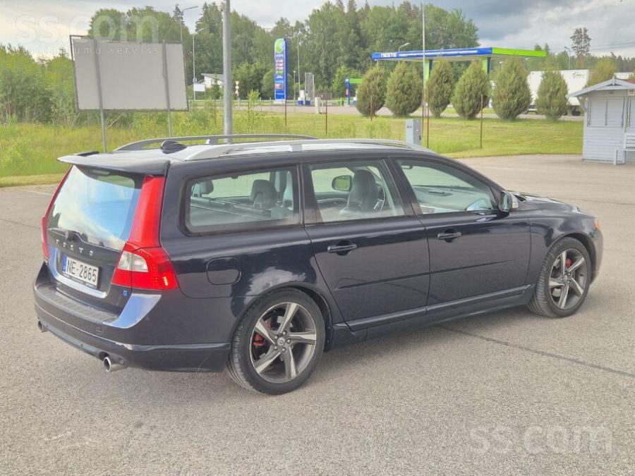 Zils Volvo V70 2011 Ogre, ar dzinēja tilpumu 2.40 L un nobraukumu 332 tūkst. km par 5200 €, foto 5 vietnē AUTOMOTO.COM.LV