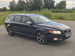 Zils Volvo V70 2011 Ogre, ar dzinēja tilpumu 2.40 L un nobraukumu 332 tūkst. km par 5200 €, foto 7 vietnē AUTOMOTO.COM.LV